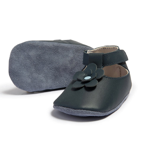 TAKE MY HAND – Shooshoos SA